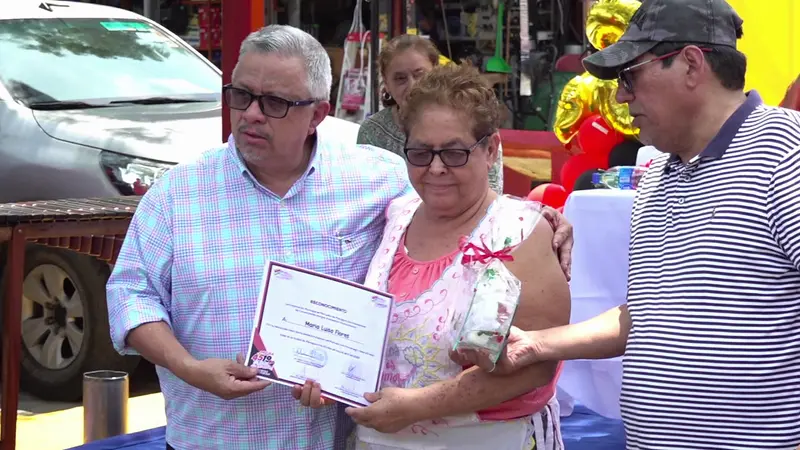 Mercado Iván Montenegro celebra a lo grande su 43 aniversario